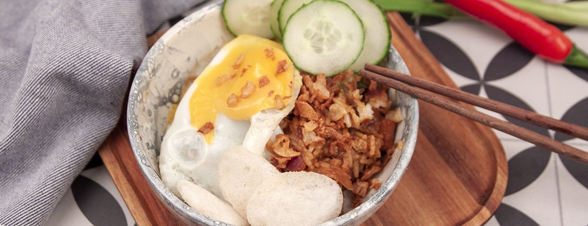 Snelle maar heerlijke nasi, Bekijk het recept - BonApetit
