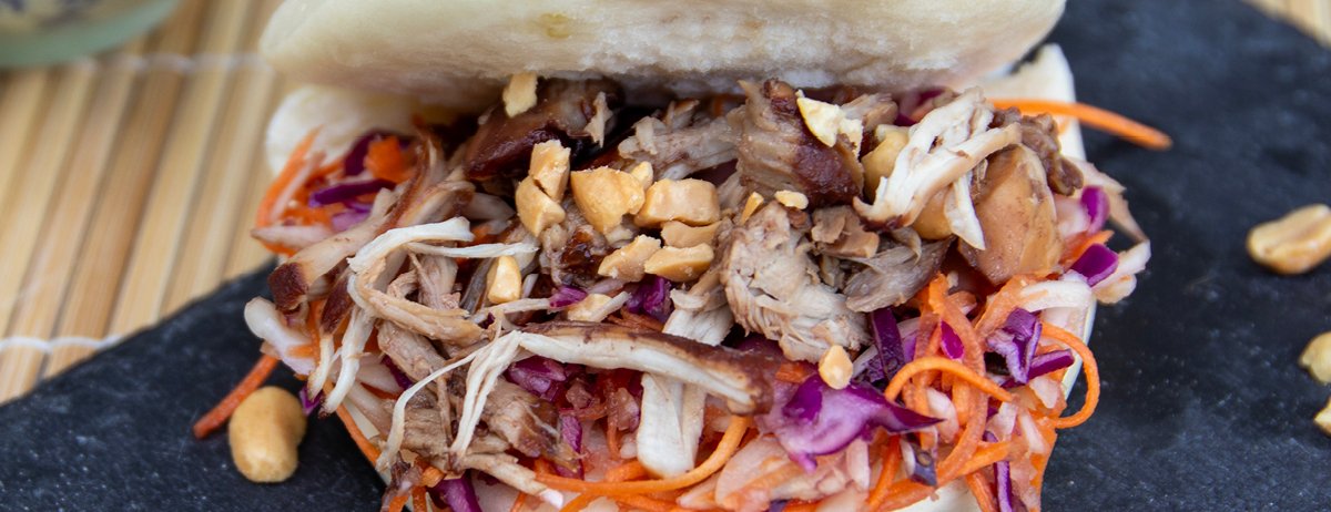 Gua bao bun met pulled chicken - Bonapetit